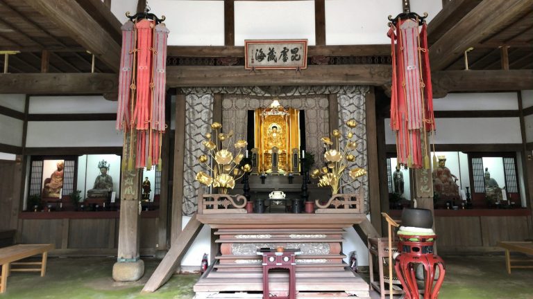 Living in Japan’s traditions: Difference between shrines and temples ...
